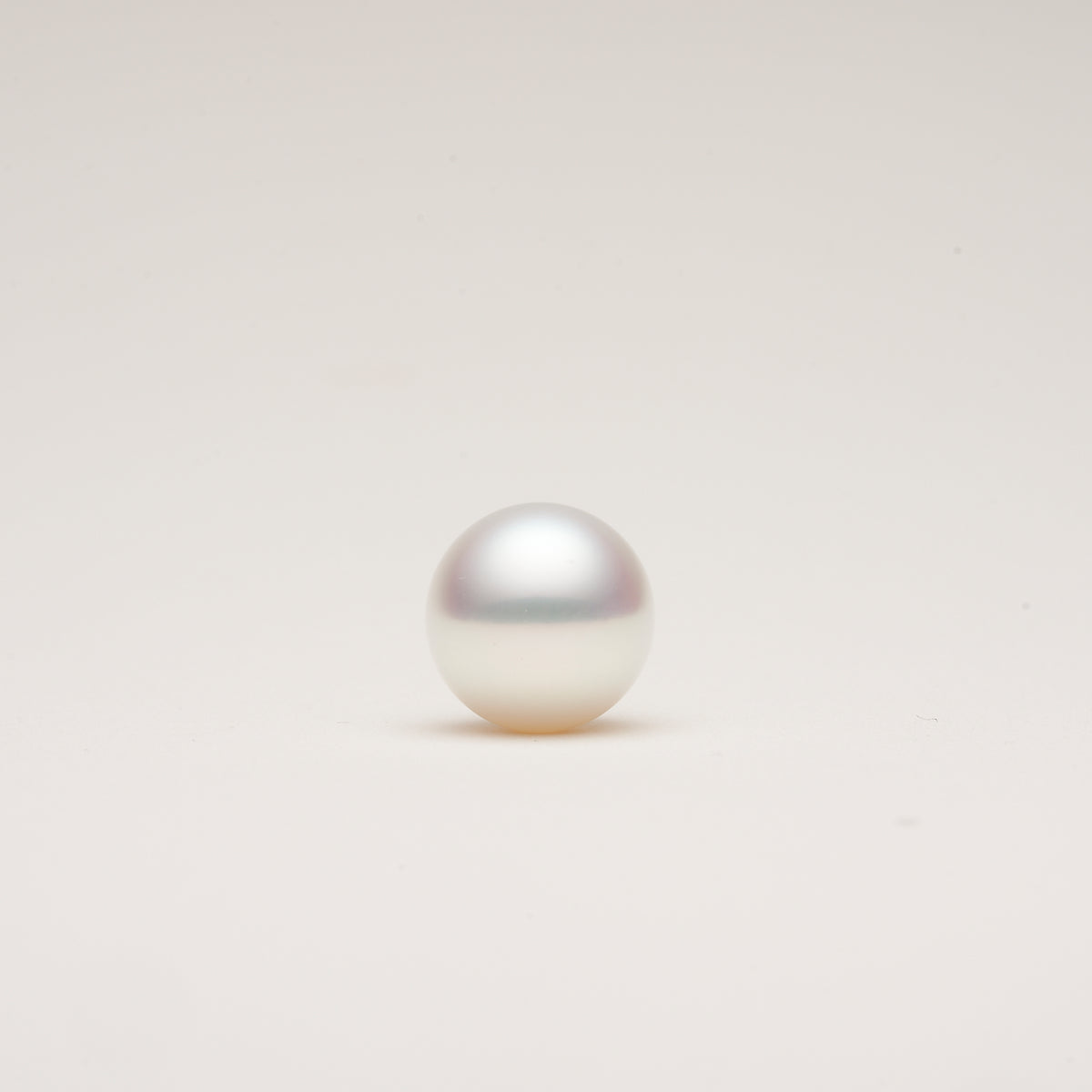 Single Round 12 mm pearl, Flawless Complexion, Gem Lustre, Silver with ...