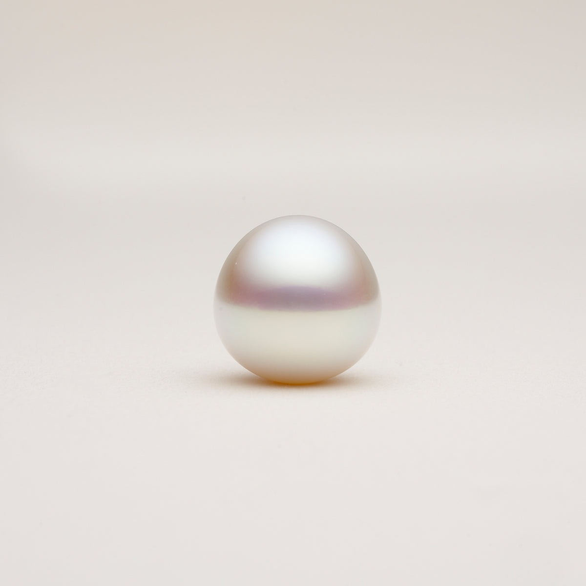 Single Triangle 15 mm pearl, Flawless Complexion, Gem Lustre, Silver w ...