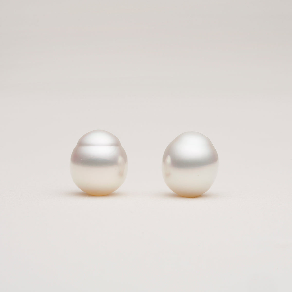 Pair of Topped Drop 11 mm pearls, Flawless After Setting Complexion, A ...