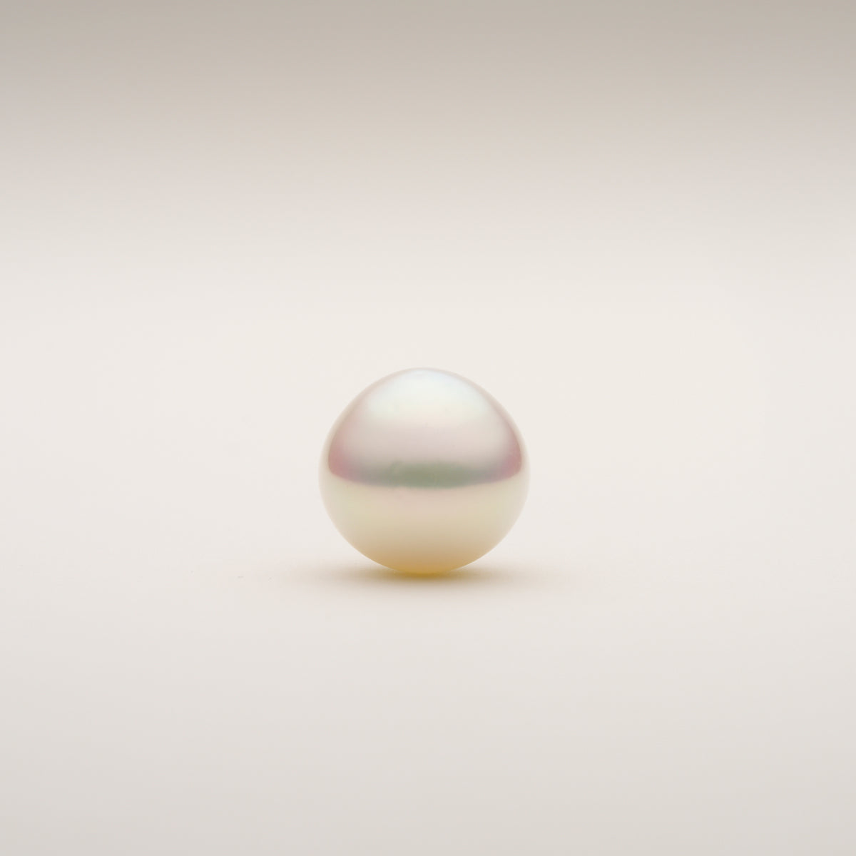 Single Triangle 13 mm pearl, Flawless Complexion, Gem Lustre, White wi ...
