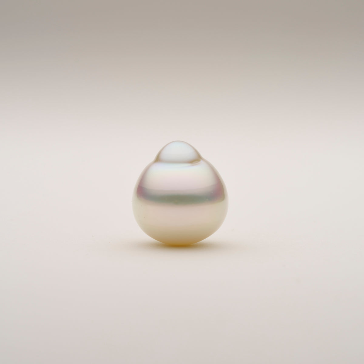 Single Topped Drop 15 mm pearl, Flawless Complexion, Gem Lustre, White ...