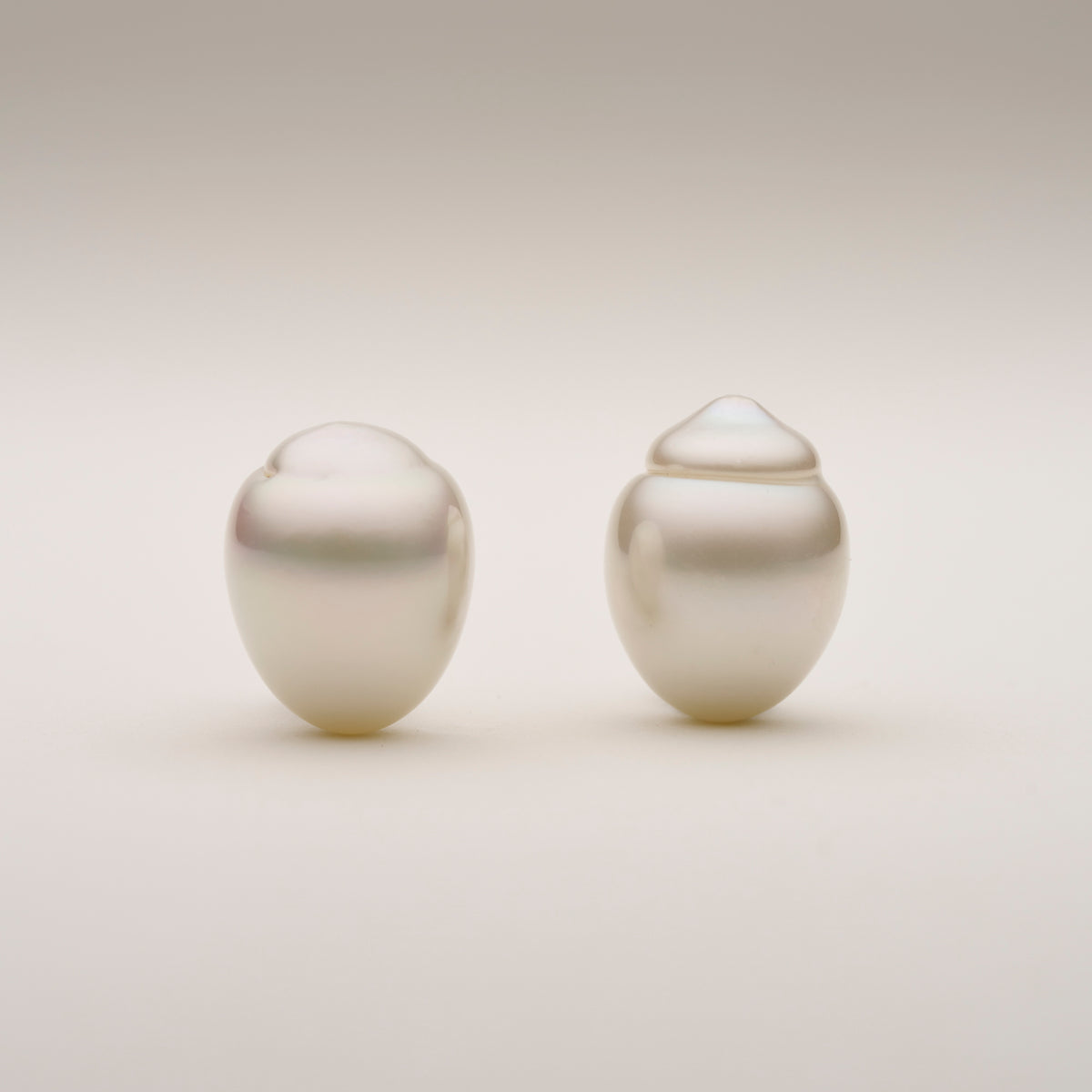Pair of Topped Drop 13 mm pearls, Flawless Complexion, AAA/AA Lustre ...