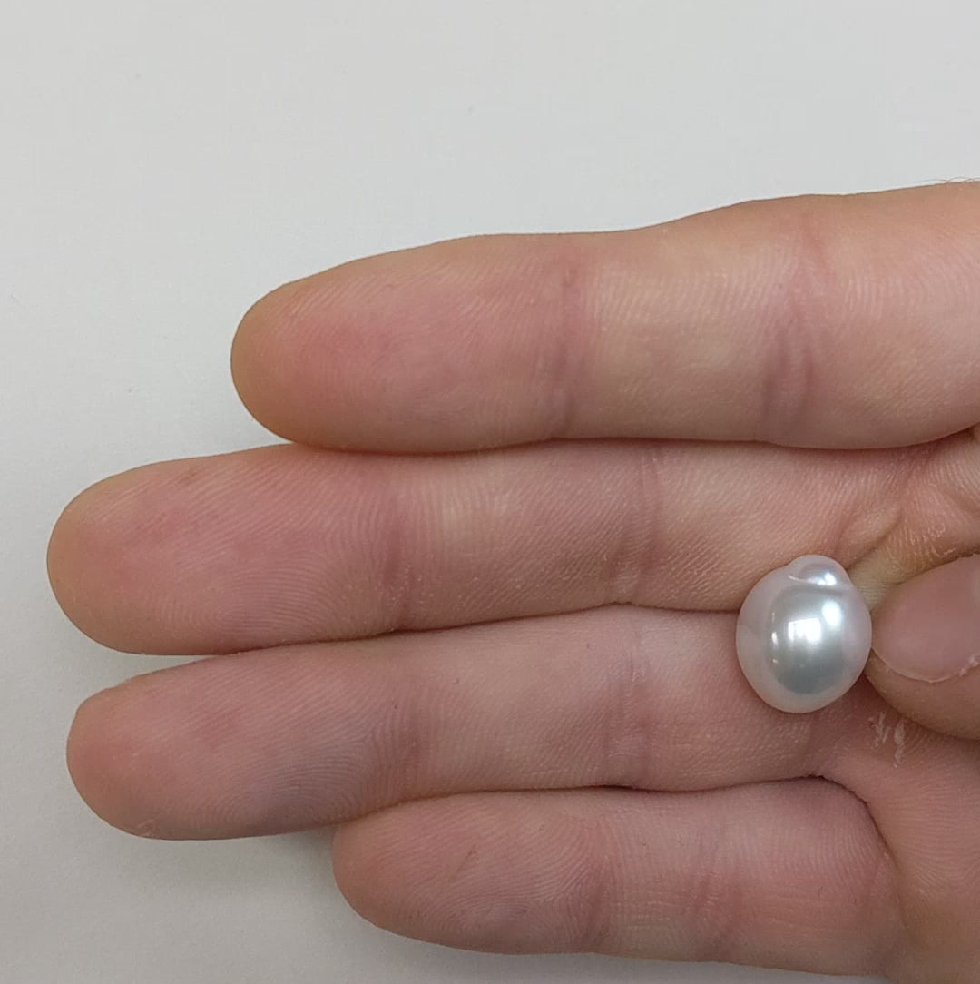 Single Topped Drop 11 mm pearl, Flawless Complexion, AAA/AA Lustre, Wh ...