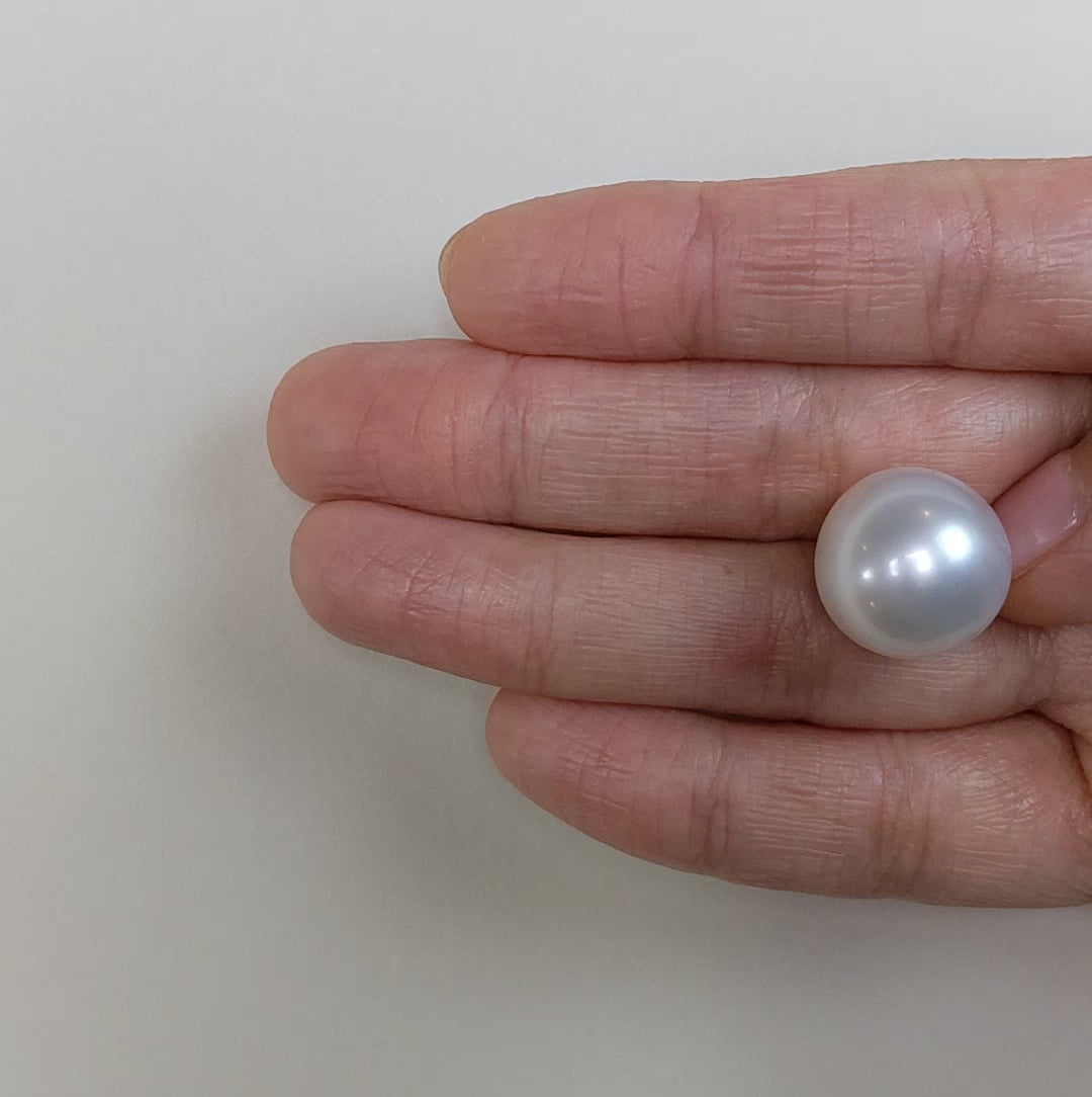 Single Semi-Round 15 mm pearl, Flawless Complexion, AAA/AA Lustre, Sil ...