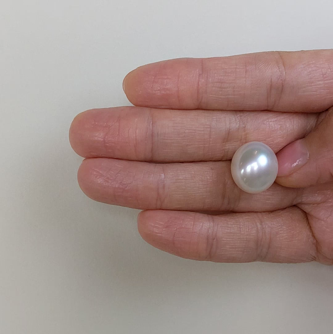 Single Drop 13 mm pearl, Flawless Complexion, AA Lustre, White ...