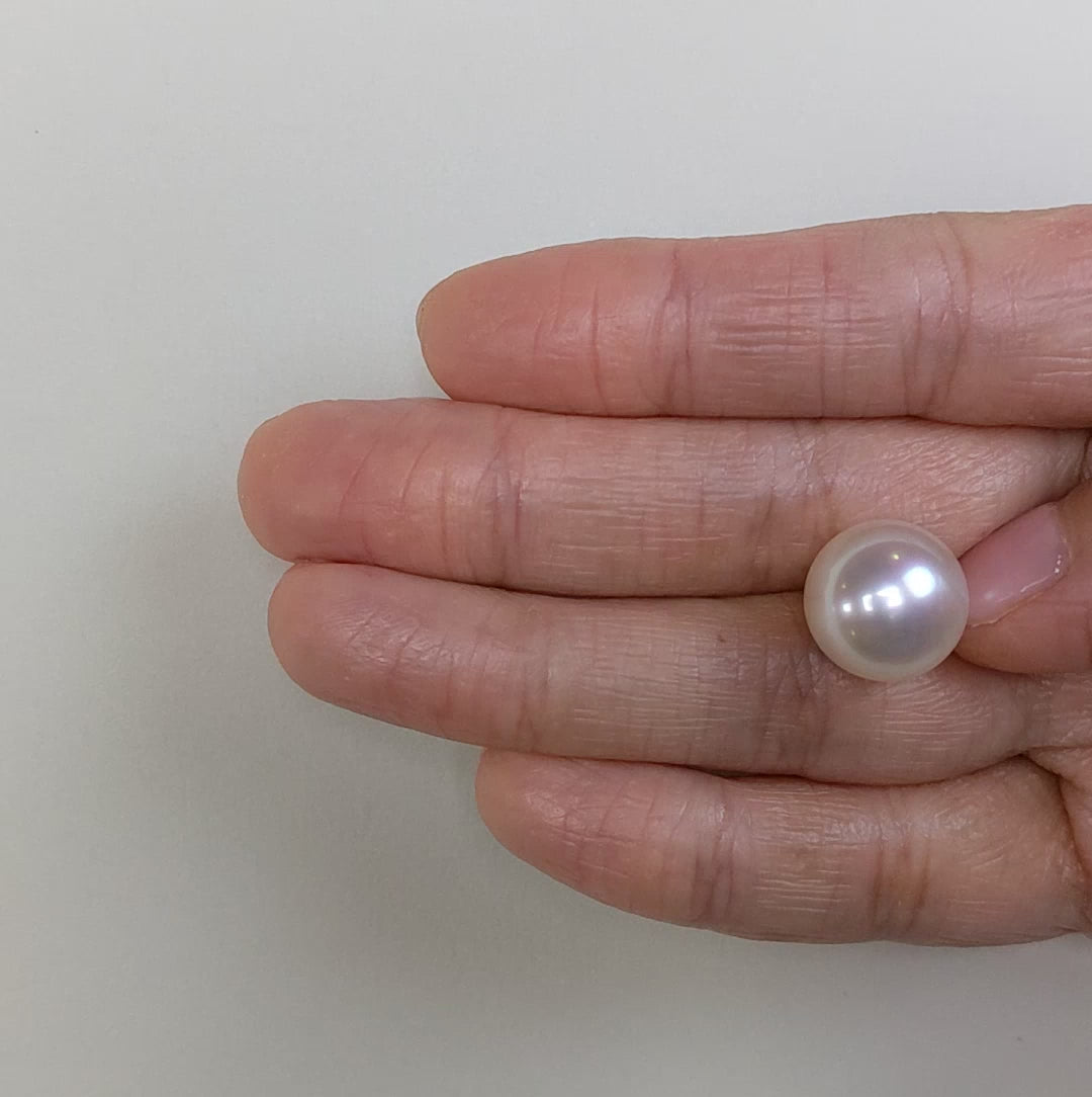 Single Semi-Round 13 mm pearl, Flawless Complexion, Gem Lustre, White ...