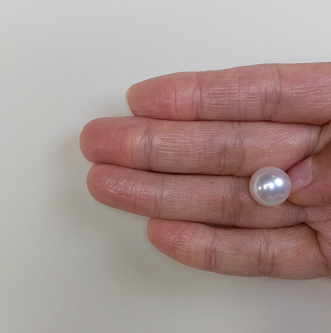 Single Semi-Round 11 mm pearl, Flawless Complexion, Gem Lustre, White ...